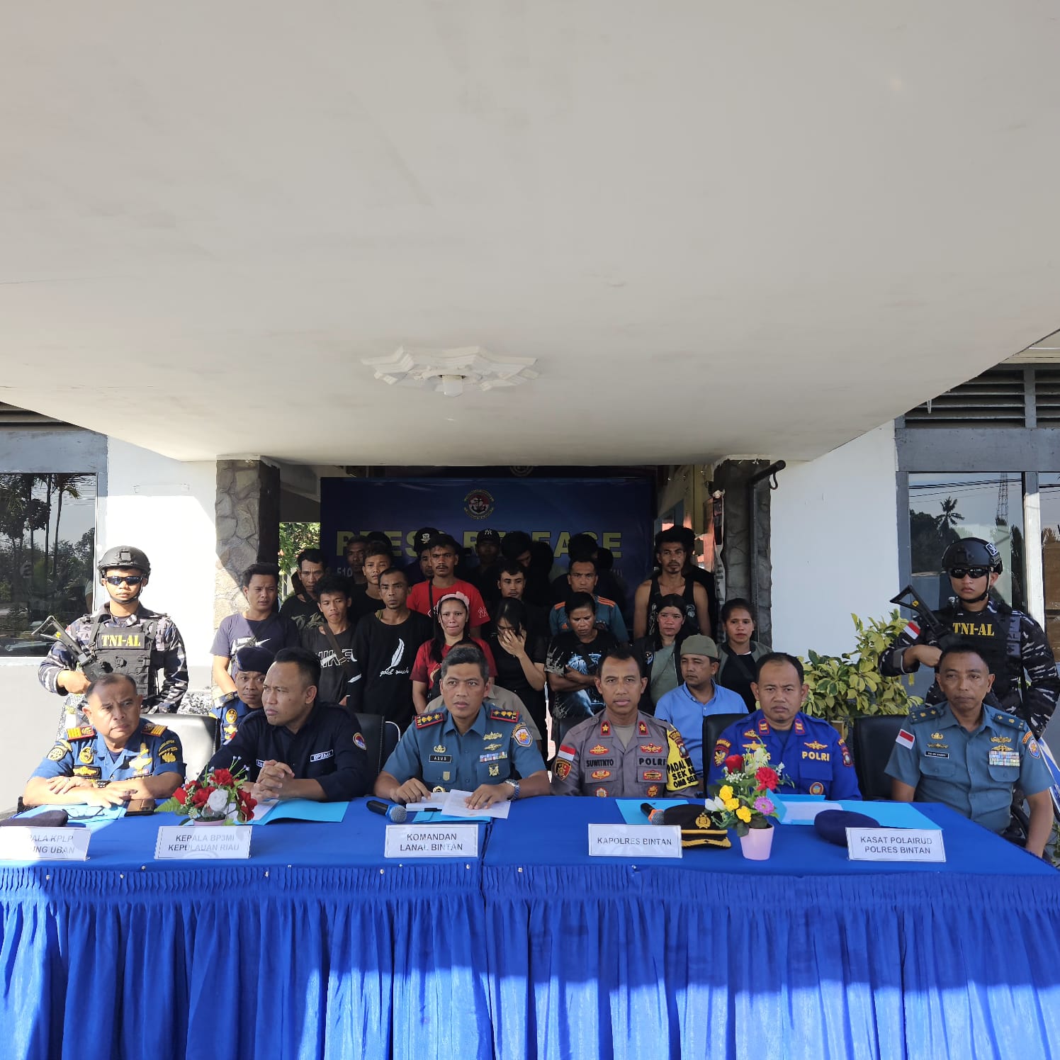 F1QR Lanal Bintan Amankan PMI Nonprosedural dari Malaysia Tujuan Batam dan Bintan - MataKepri ...