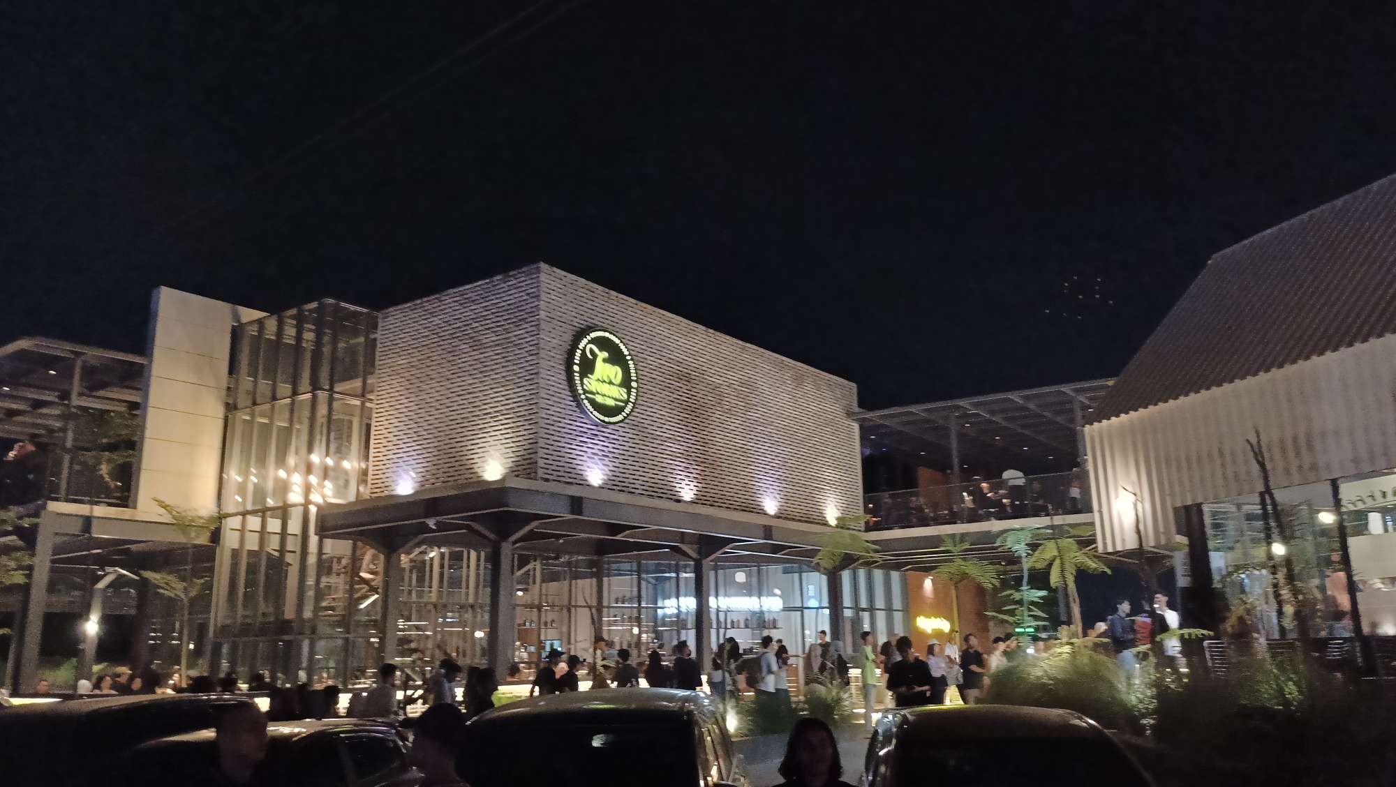 Rekomendasi Tongkrongan Baru yang Asyik dan Cozy, Buruan ke Two Stories ...