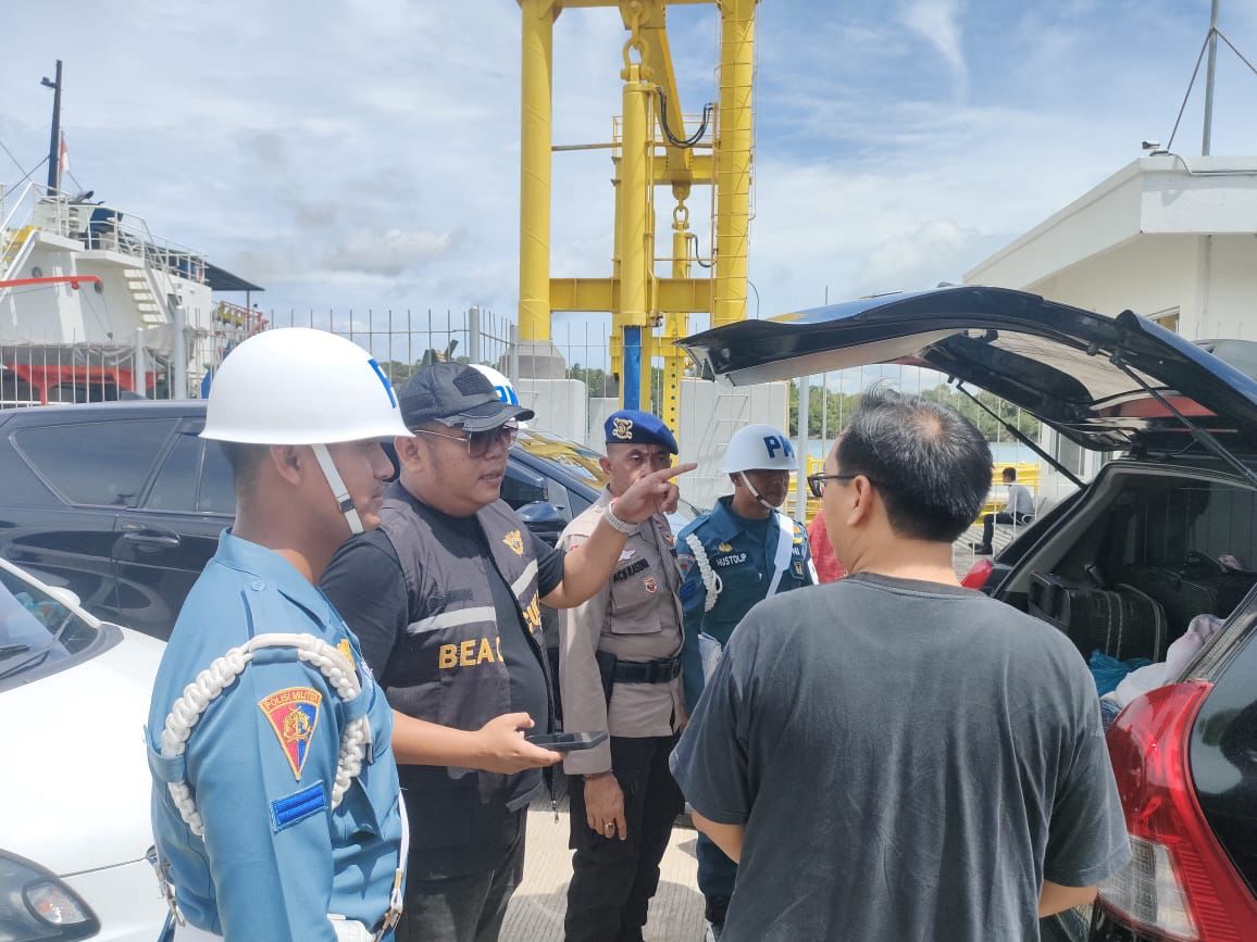 Bea Cukai dan TNI AL Gagalkan Pengiriman Rokok Ilegal - MataKepri || Portal Berita Untuk Anda