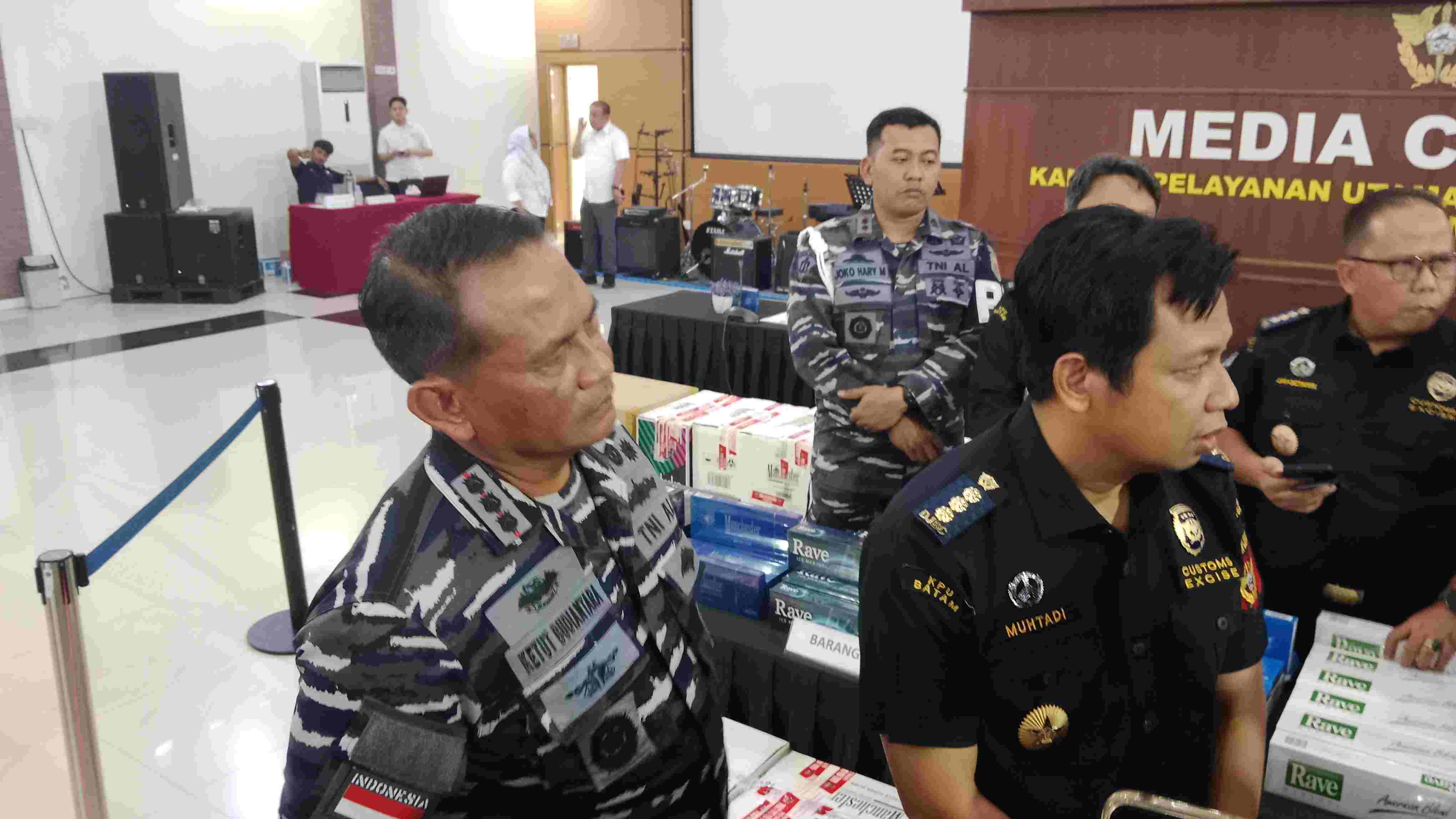 Bea Cukai dan TNI AL Gagalkan Penyelundupan 3,5 Juta Rokok Ilegal - MataKepri || Portal Berita ...